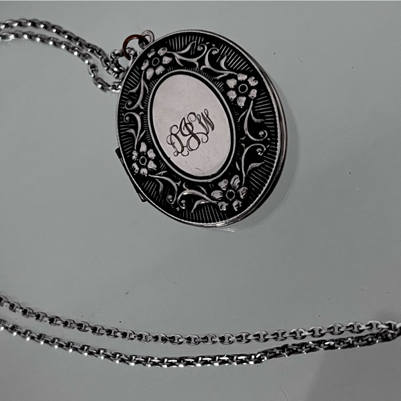Jewelry | Vintage Large Locket | Poshmark